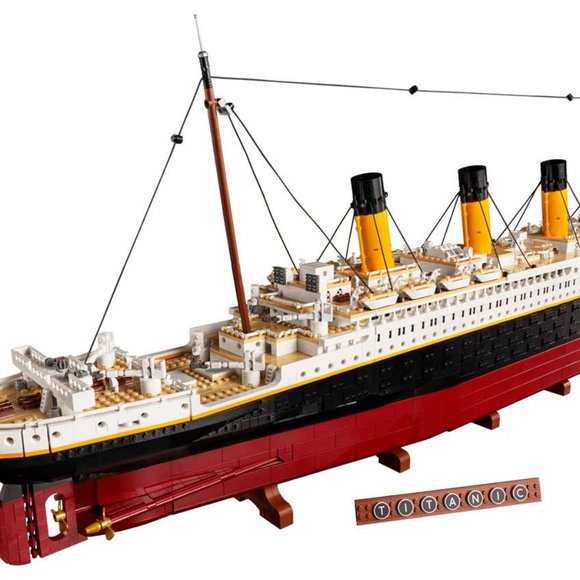 Lego | Toys | Lego Titanic Relive The Tragedy Of The Titanic With Our ...